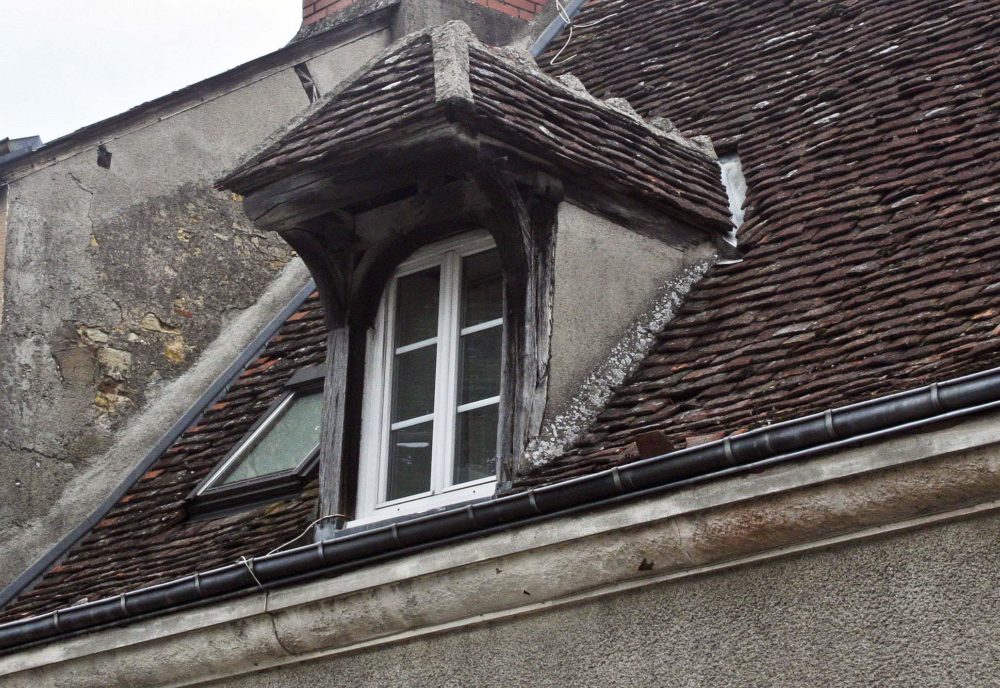 Agrémenter sa toiture en mettant en place une lucarne